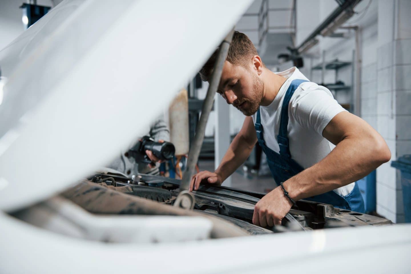 Jaguar Service Northampton - New Duston Garage - Book Today